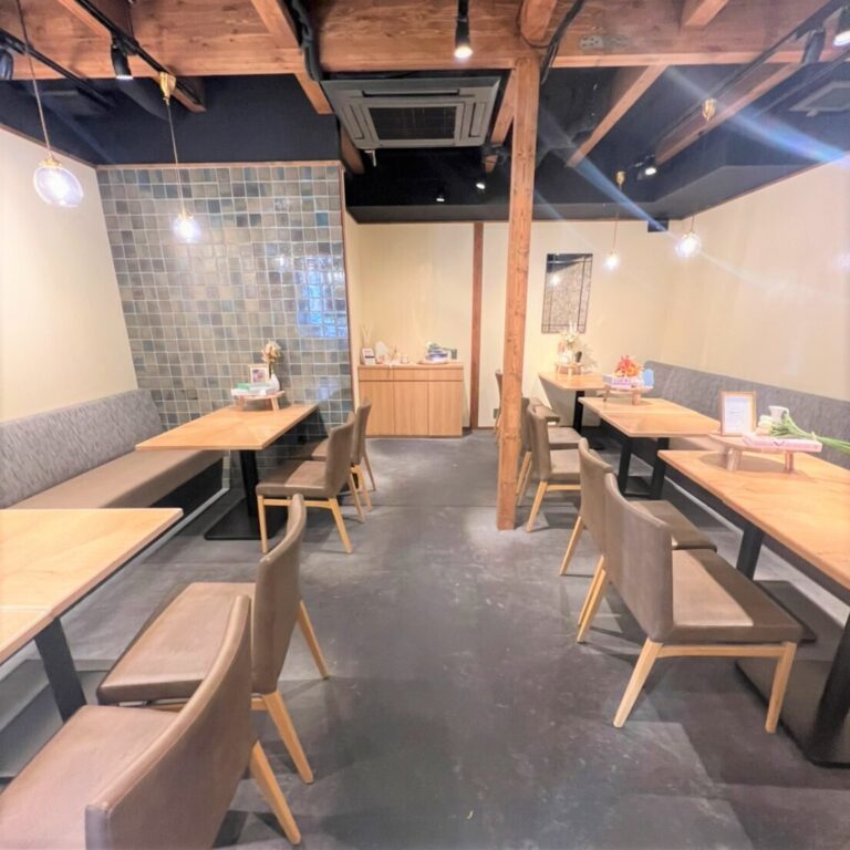 京都・烏丸の隠れ家カフェ「sinoa」—テレビで話題の“激映え”チーズケーキサンドを食べに行きたい | TVグルメのがっこう